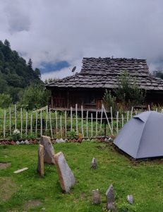 Best Cafes in Tosh with good food and view