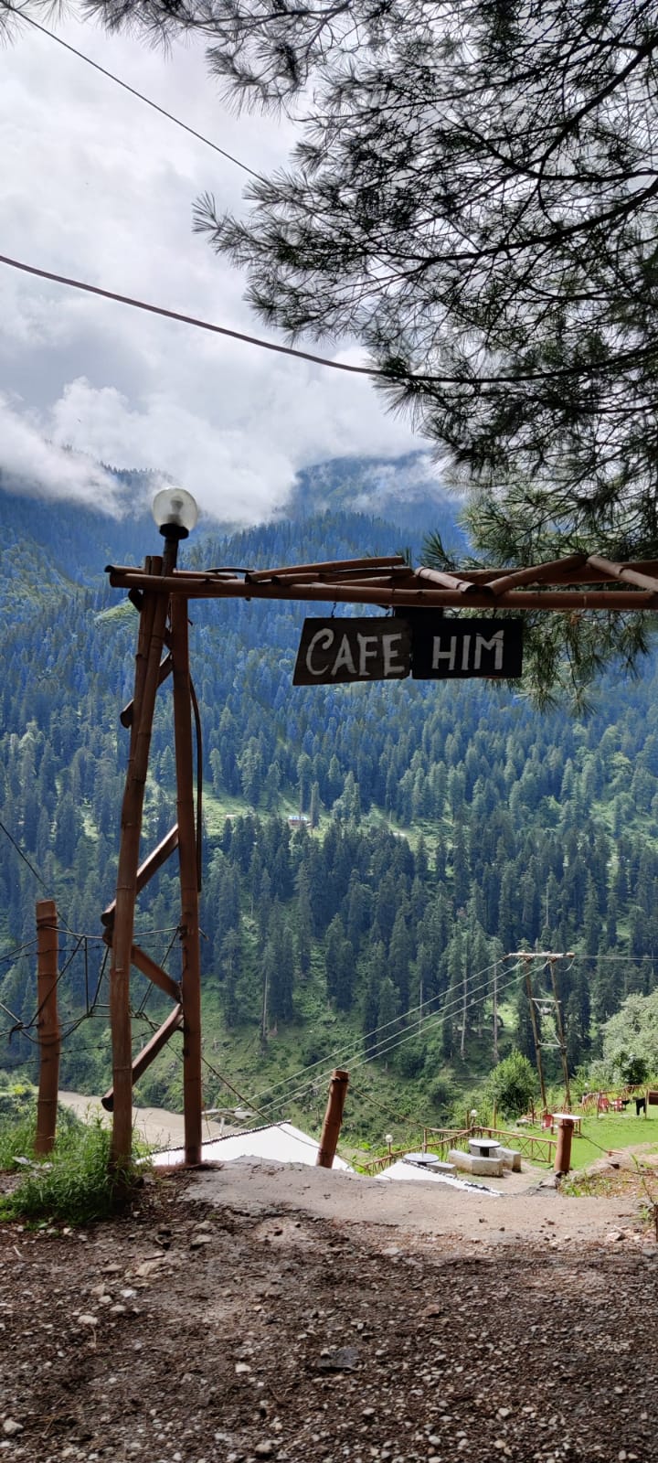 Best Cafes in Tosh with good food and view