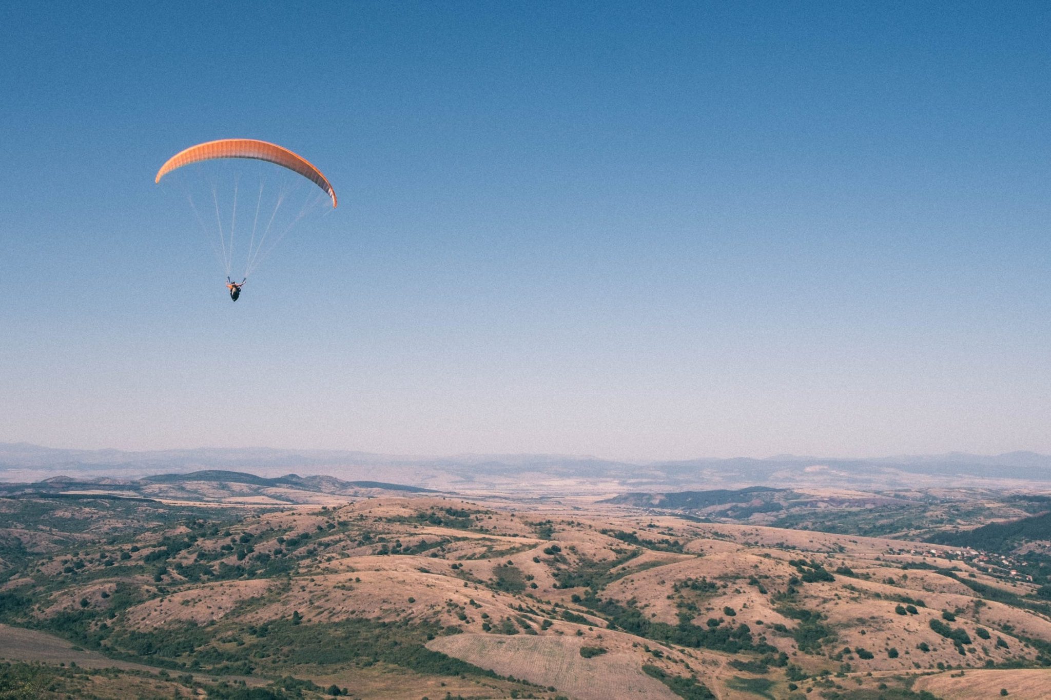 From the Skies - A Guide to the Best Paragliding Spots in India